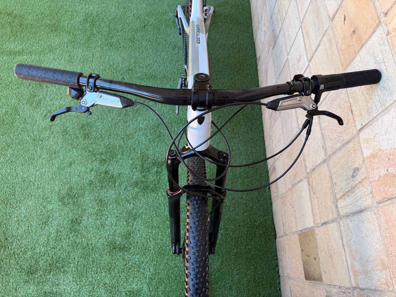 PRE-OWNED TREK SUPERCALIBER 9.7 GRAY XL