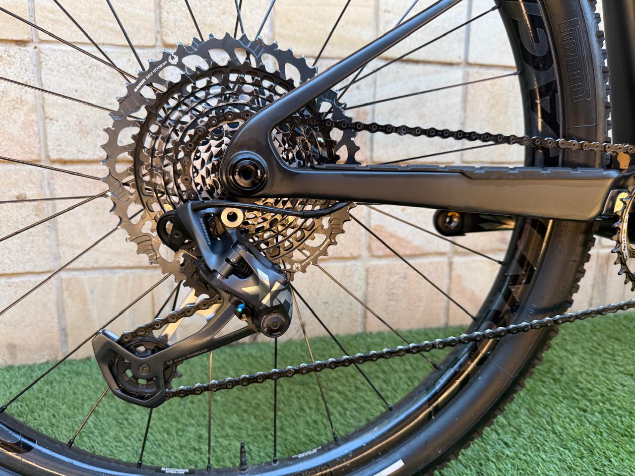 Pre-owned Trek Supercaliber 9.8 XL Black