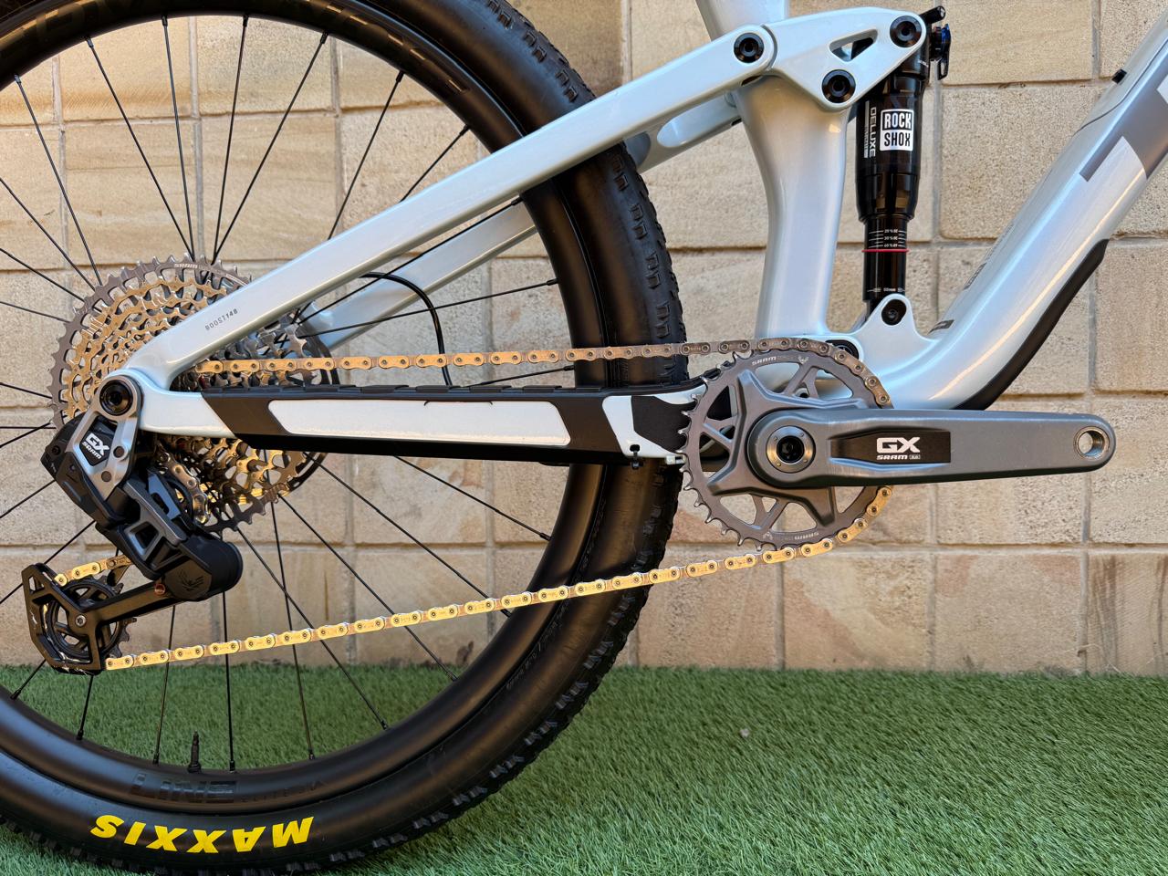 Pre-owned Trek Top Fuel 9.8 XL Greyv AXS (2)