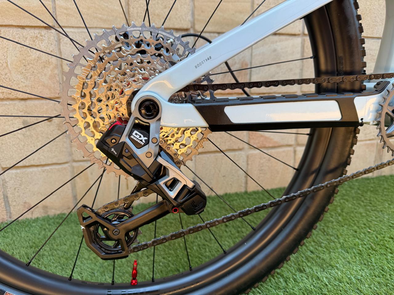 Pre-owned Top Fuel 9.8 XL Grey