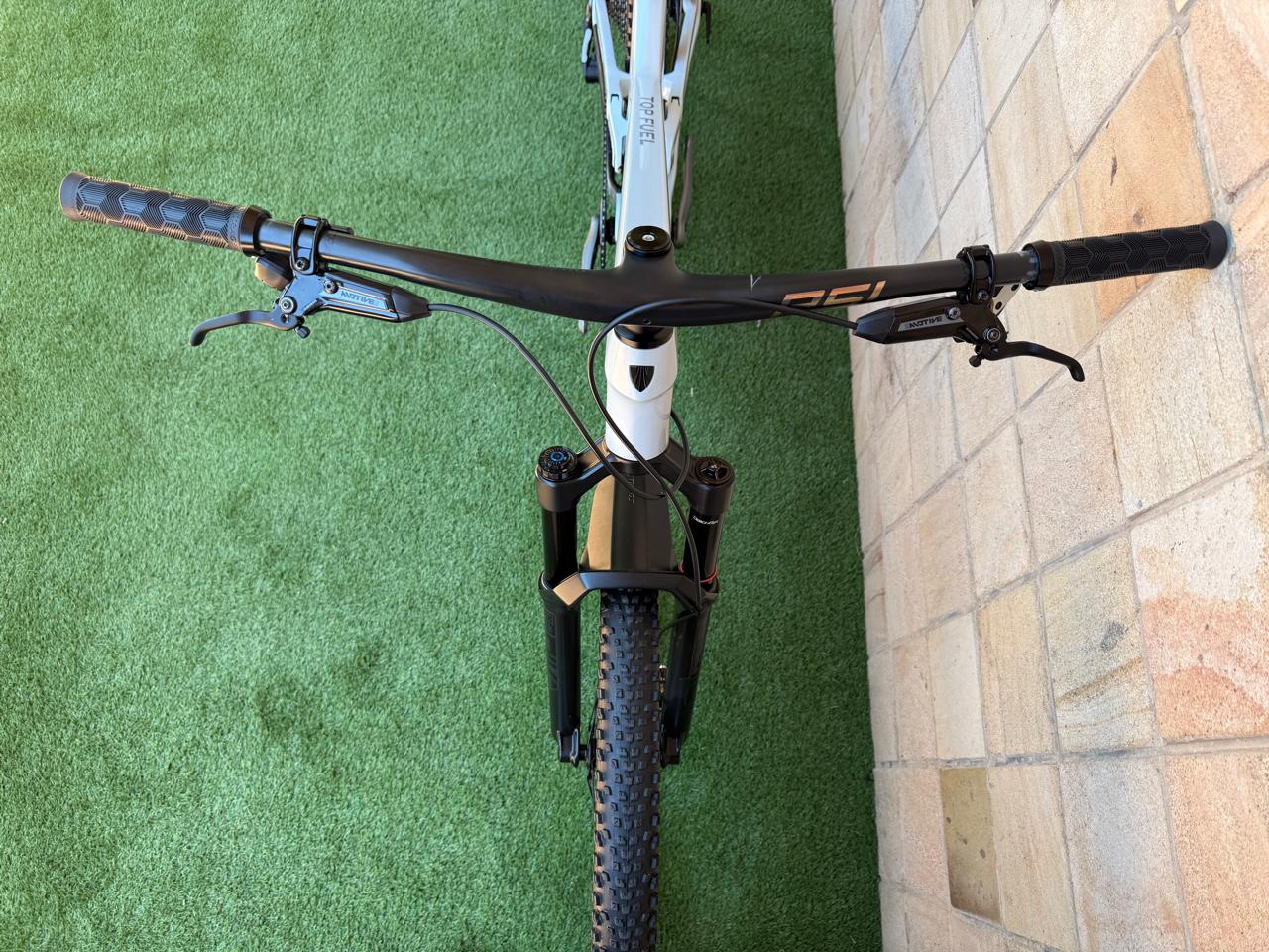 Pre-owned Top Fuel 9.8 XL Grey